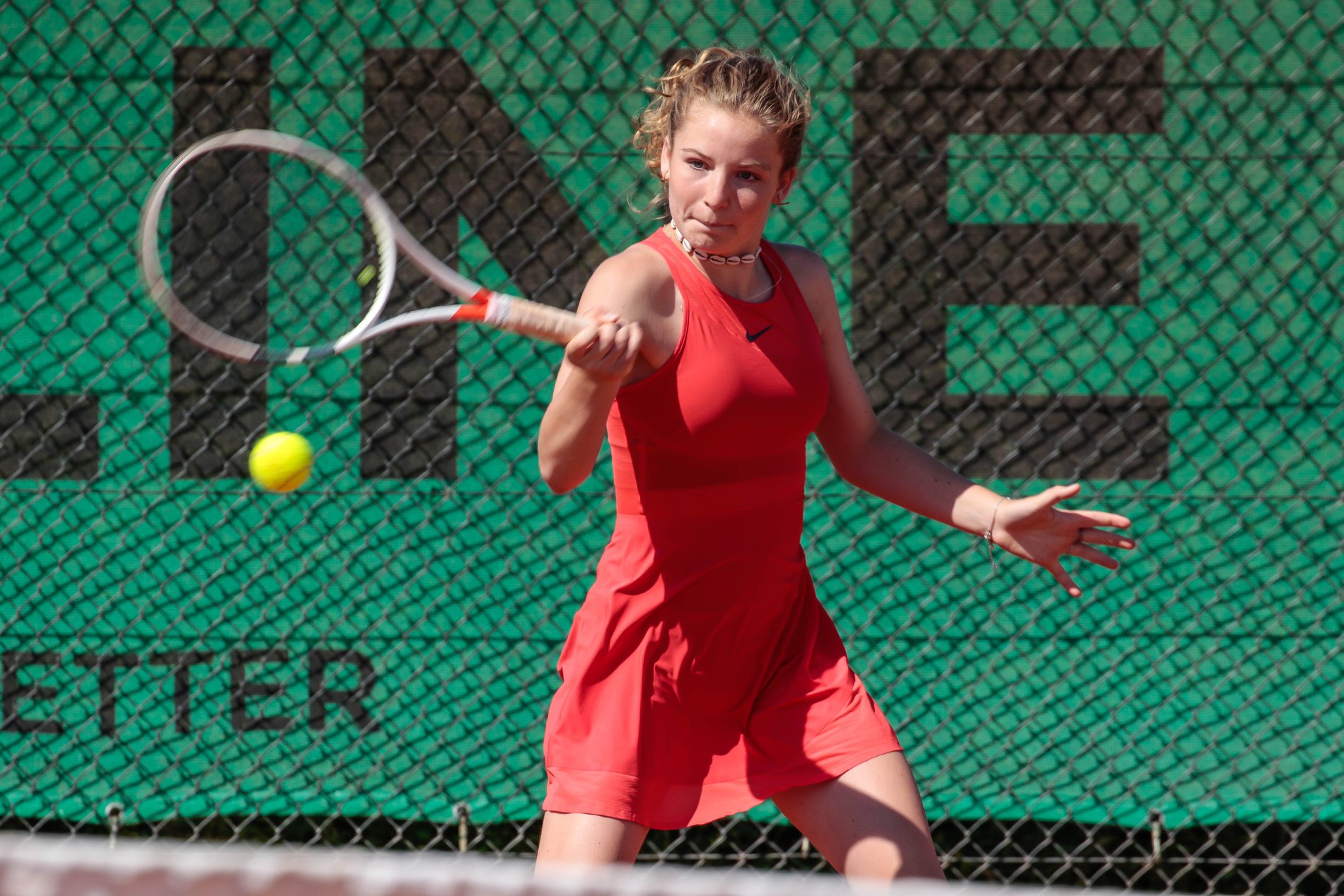 Tennis - Juliette Hostens - OverBoarder - Sports and Studies and ...