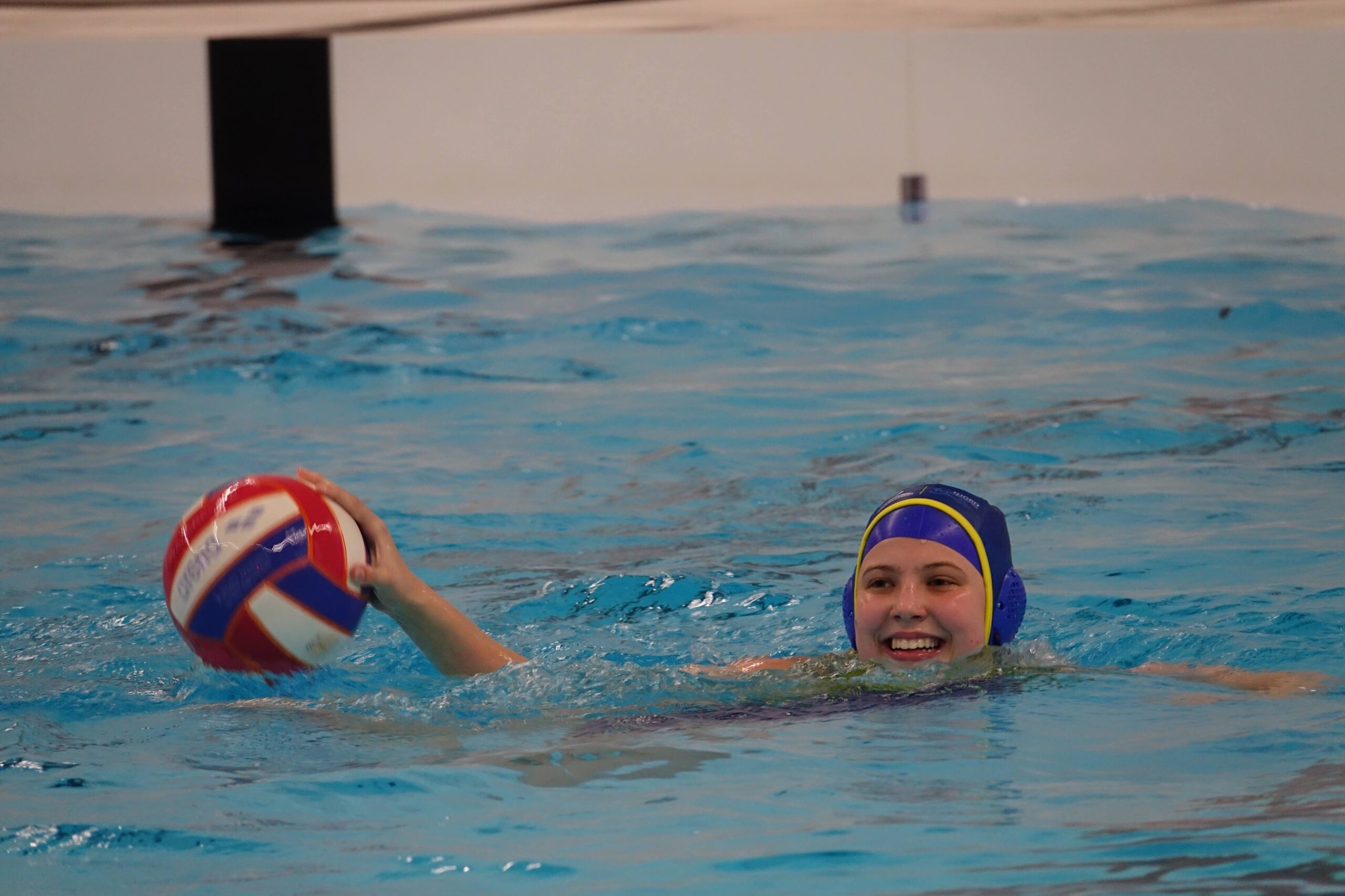 Waterpolo - Laura Dumont - OverBoarder - Sports and Studies and ...